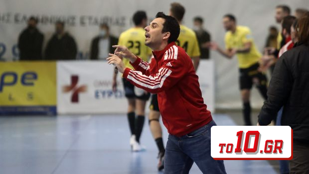 Καρασαββίδης - «Γήπεδο με τραγικές συνθήκες - Κακή διαιτησία» - to10.gr