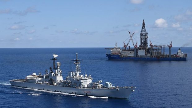 Κυπριακή ΑΟΖ: Η Ιταλία έστειλε πολεμικό πλοίο δίπλα στο γεωτρύπανο της ΕΝΙ - to10.gr