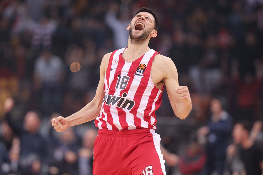 Κώστας Παπανικολάου: Ο αρχηγός βγήκε (ξανά) μπροστά στα δύσκολα (vids ...