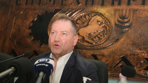 Ξέσπασε ο Νταβέλης: «50 κανίβαλοι που δεν γεμίζουν ένα ταξί είναι ...