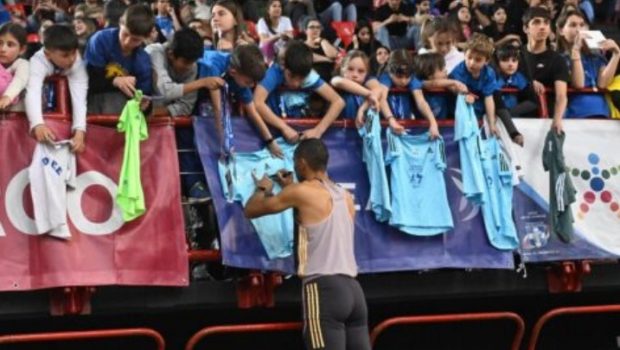 «Άπιαστος» στα 60μ. εμπόδια ο Δουβαλίδης - to10.gr