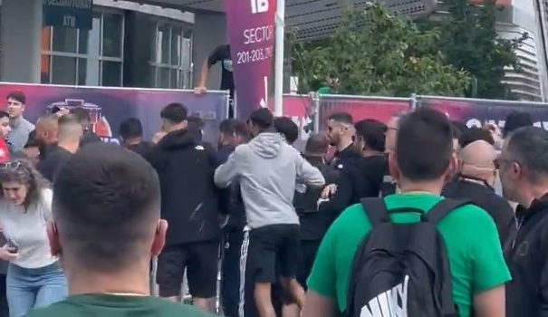 Euroleague 2024: Επεισόδια έξω από την Uber Arena πριν το Παναθηναϊκός AKTOR – Φενέρμπαχτσε