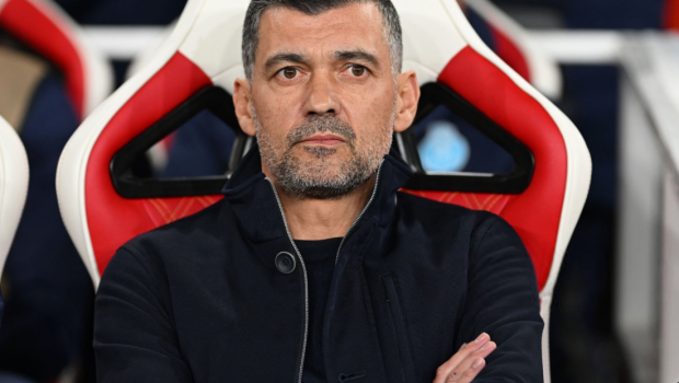 «Σύννεφα» στις σχέσεις Κονσεϊσάο και Μίλαν: «Δεν προσλαμβάνεις ...