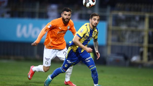 Πορεία 1.000 οπαδών του ΟΦΗ προς το ξενοδοχείο της ομάδας - Με 600 φιλάθλους στην Κρήτη ο ...