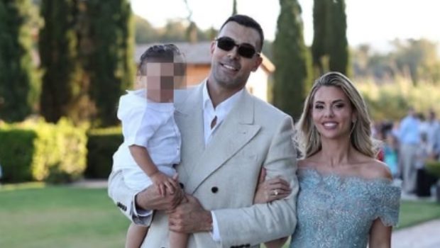 Κώστας Σλούκας & Μαρία Δαρσινού: Βάφτισαν τον γιο τους – Ποιοι ...