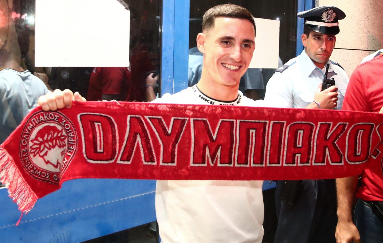 Ποντένσε: «Τρέμουν τα πόδια μου, να μείνω για… 10 χρόνια»! - to10.gr