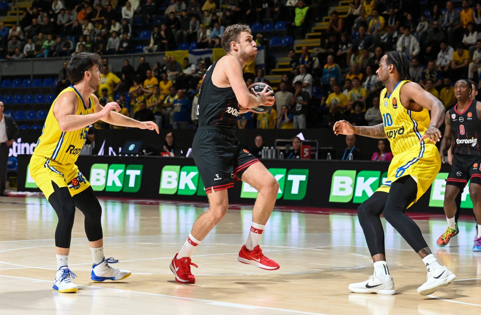 Μακάμπι Τελ Αβίβ - Ολυμπιακός 94-95: «Τρέλαναν» κόσμο οι «ερυθρόλευκοι ...