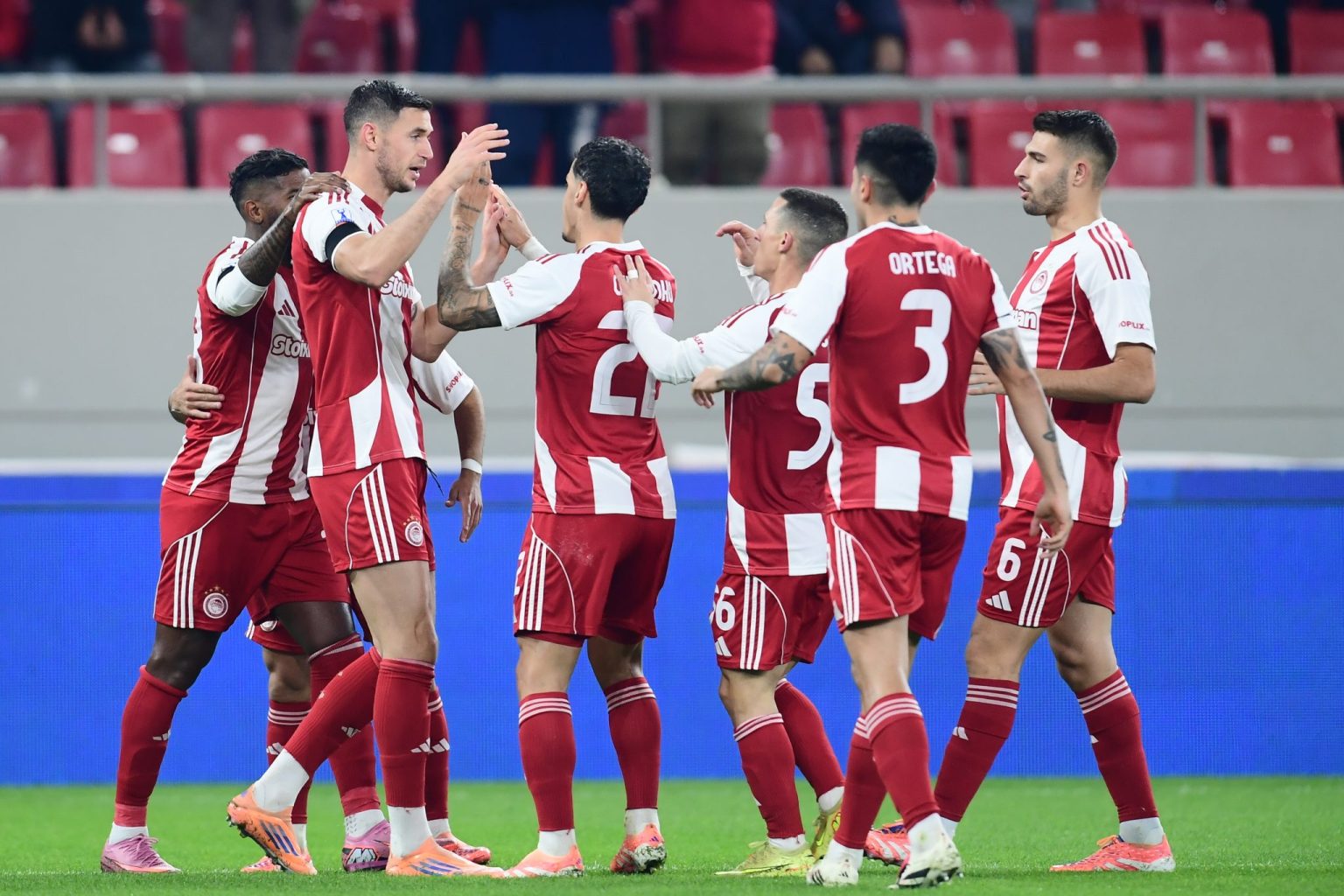 Ολυμπιακός – Ηρακλής 6-0: Χάθηκε η μπάλα στο «Καραϊσκάκη»! - to10.gr