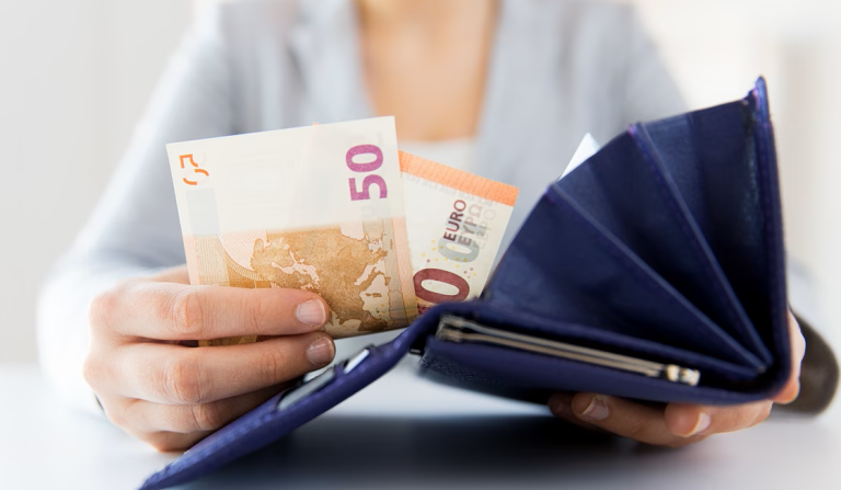 Αλλαγές στα επιδόματα - «Ηλεκτρονικό φακέλωμα» θα καταγράφει ποιος ...